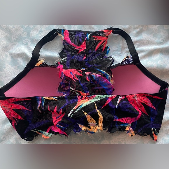 PINK Victoria's Secret | Intimates & Sleepwear | Vs Pink Racer Back Bra ...